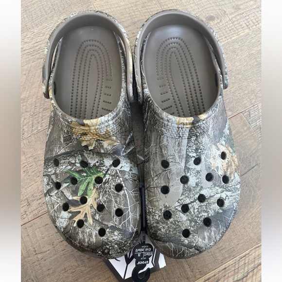 CROCS | Shoes | Crocs Realtree Edge Clog Walnut | Poshmark